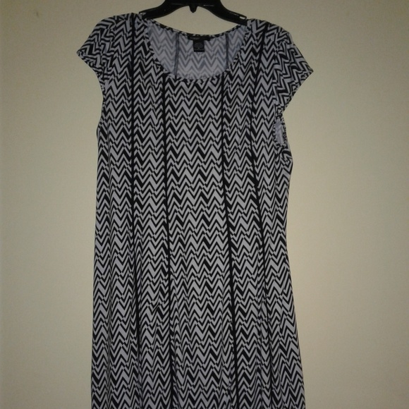 Robert Louis | Dresses | Black White Robert Louis Dress | Poshmark